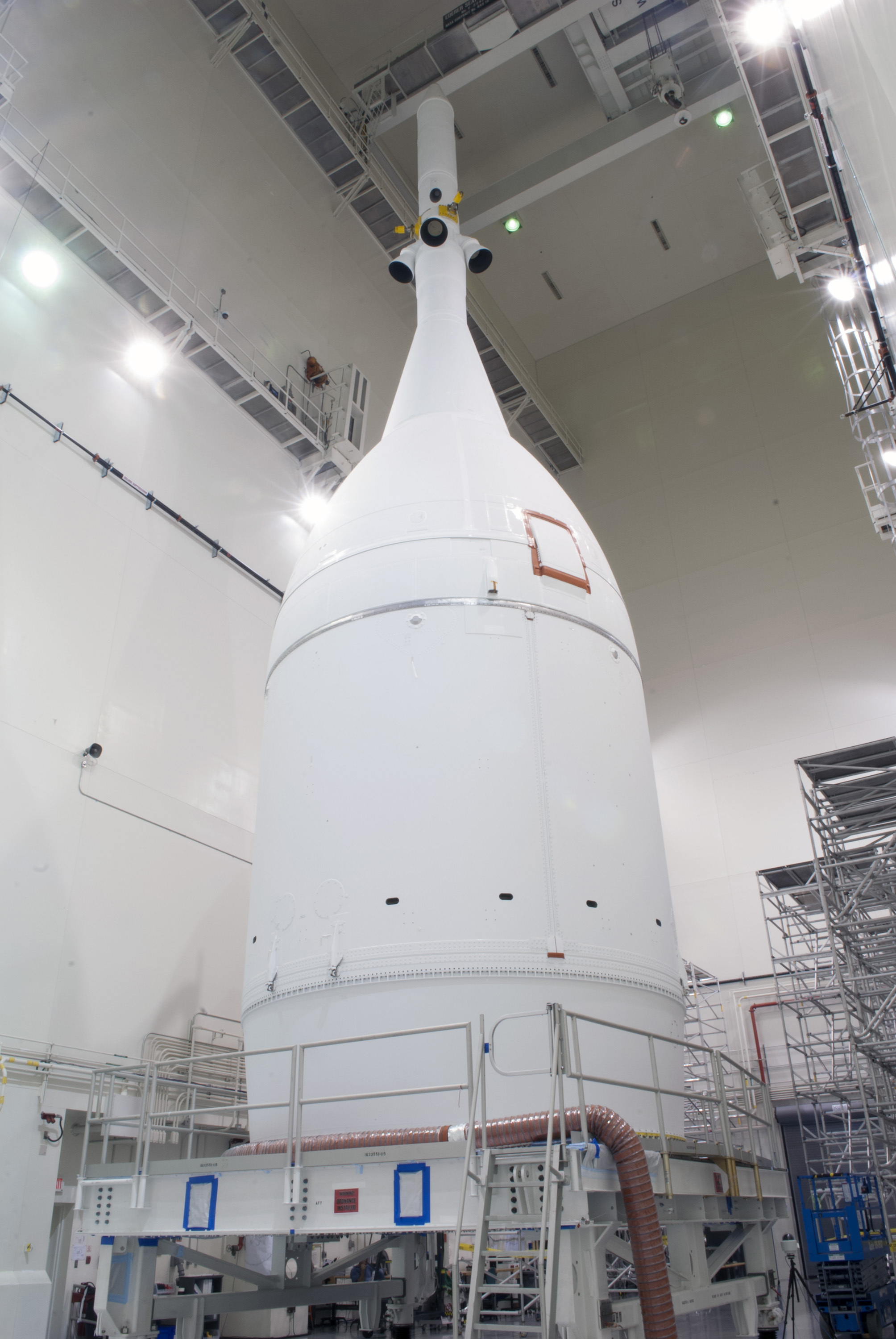 Nasa39s 1st Orion Complete And Ready To Roll To Launch Pad Come Fly