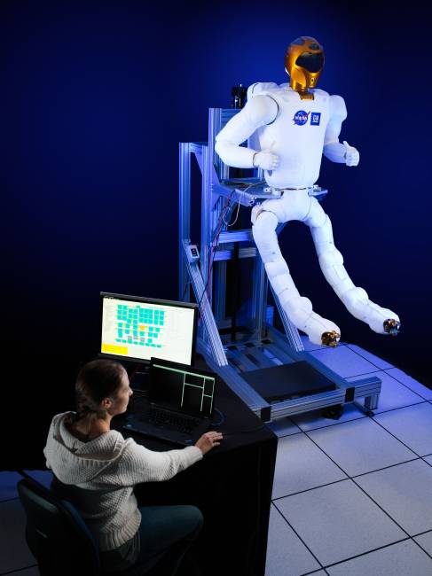 NASA Developing Legs for Space Station's Robonaut 2 - NASA