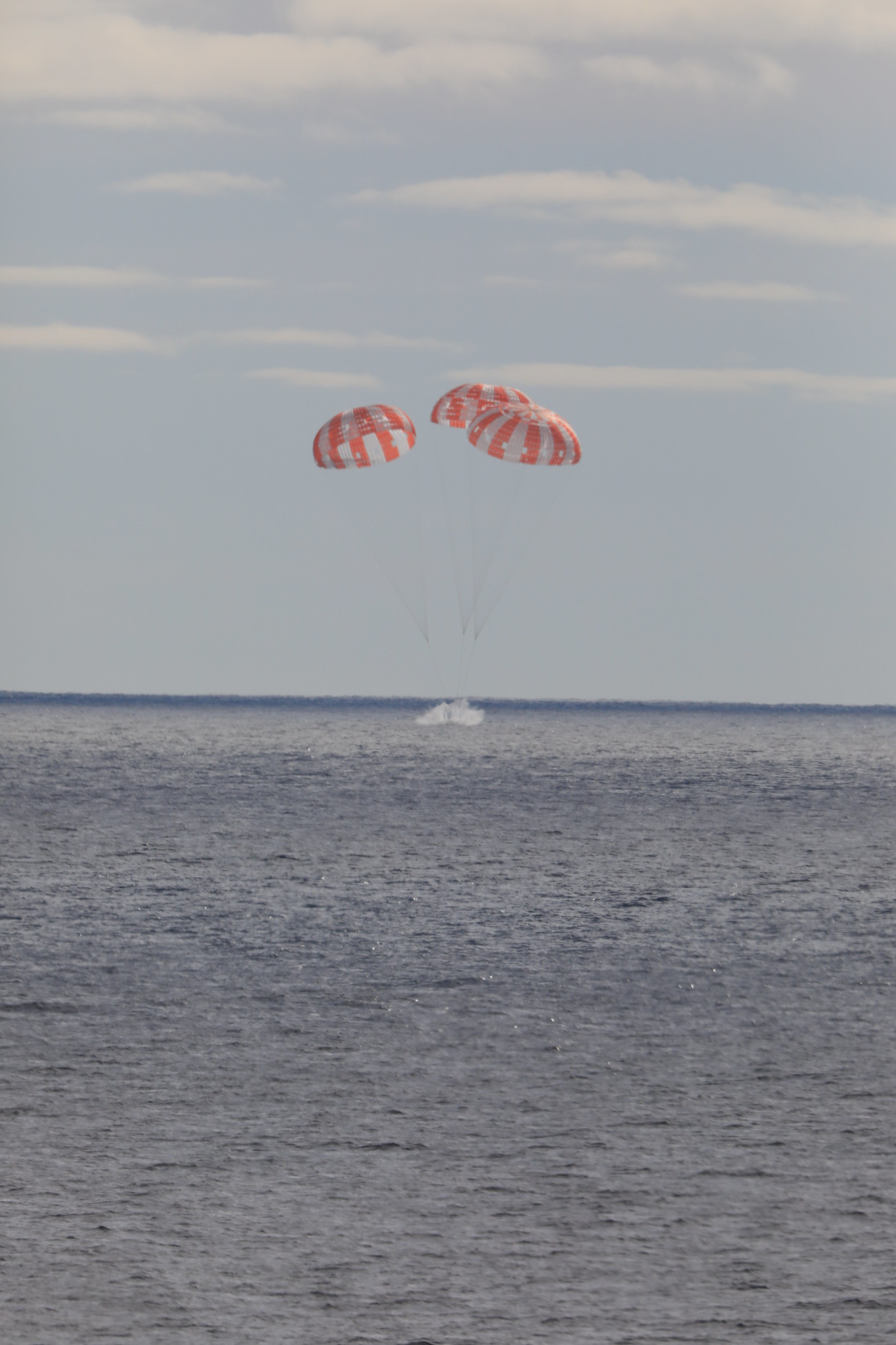 Splashdown! NASA’s Orion Returns to Earth After Historic Moon Mission ...