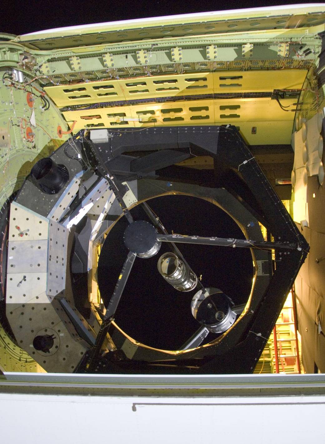 HIPO Photometer Installed on SOFIA Telescope - NASA
