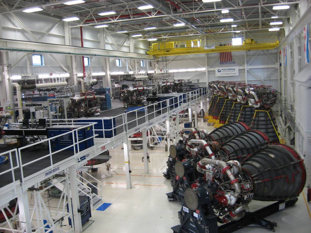 RS-25 Engines at KSC Space Shuttle Main Engine Processing Facility - NASA