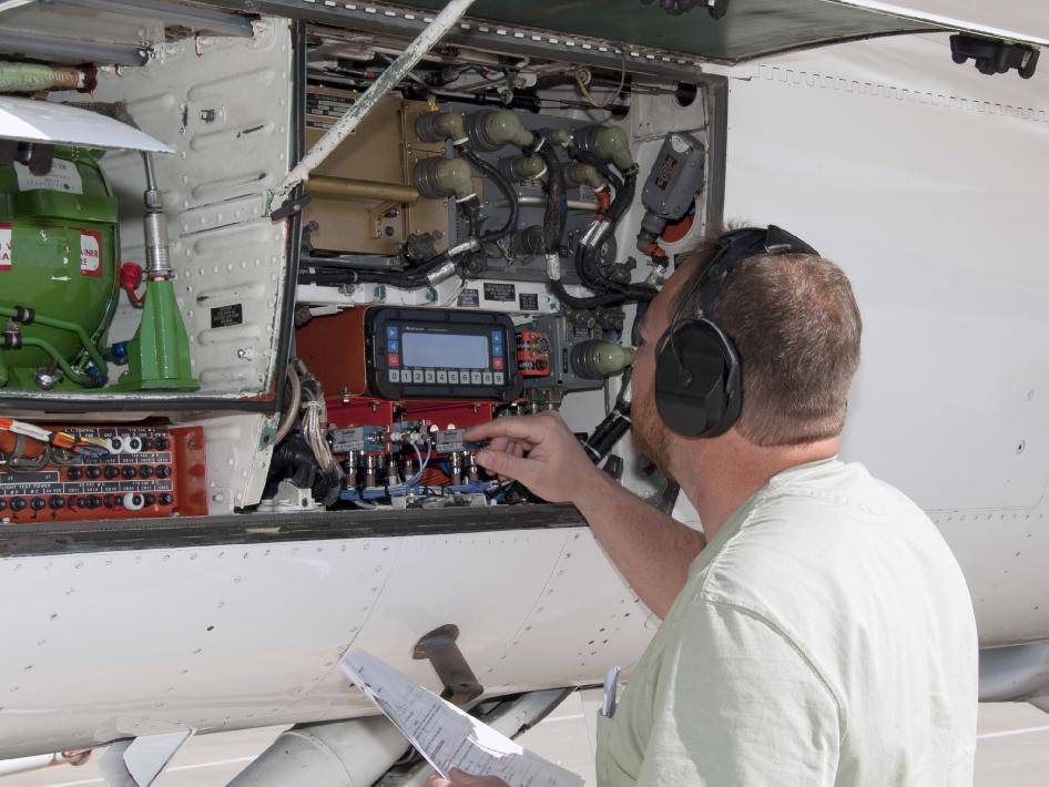 Pre-Flight Setup of F/A-18 GPS on IRAC Project - NASA