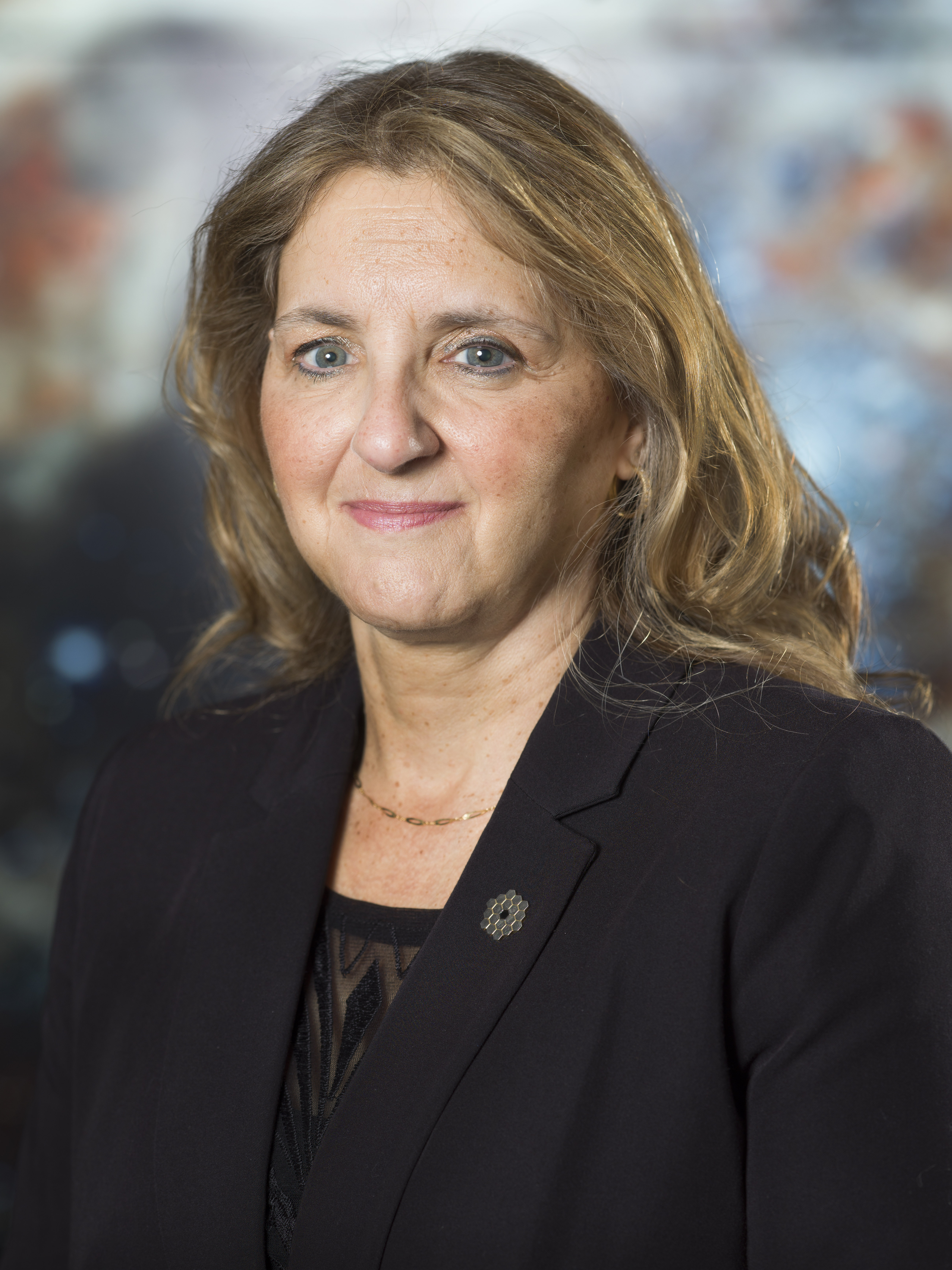 NASA’s Sandra Irish Wins 2023 Society of Women Engineers Award - NASA