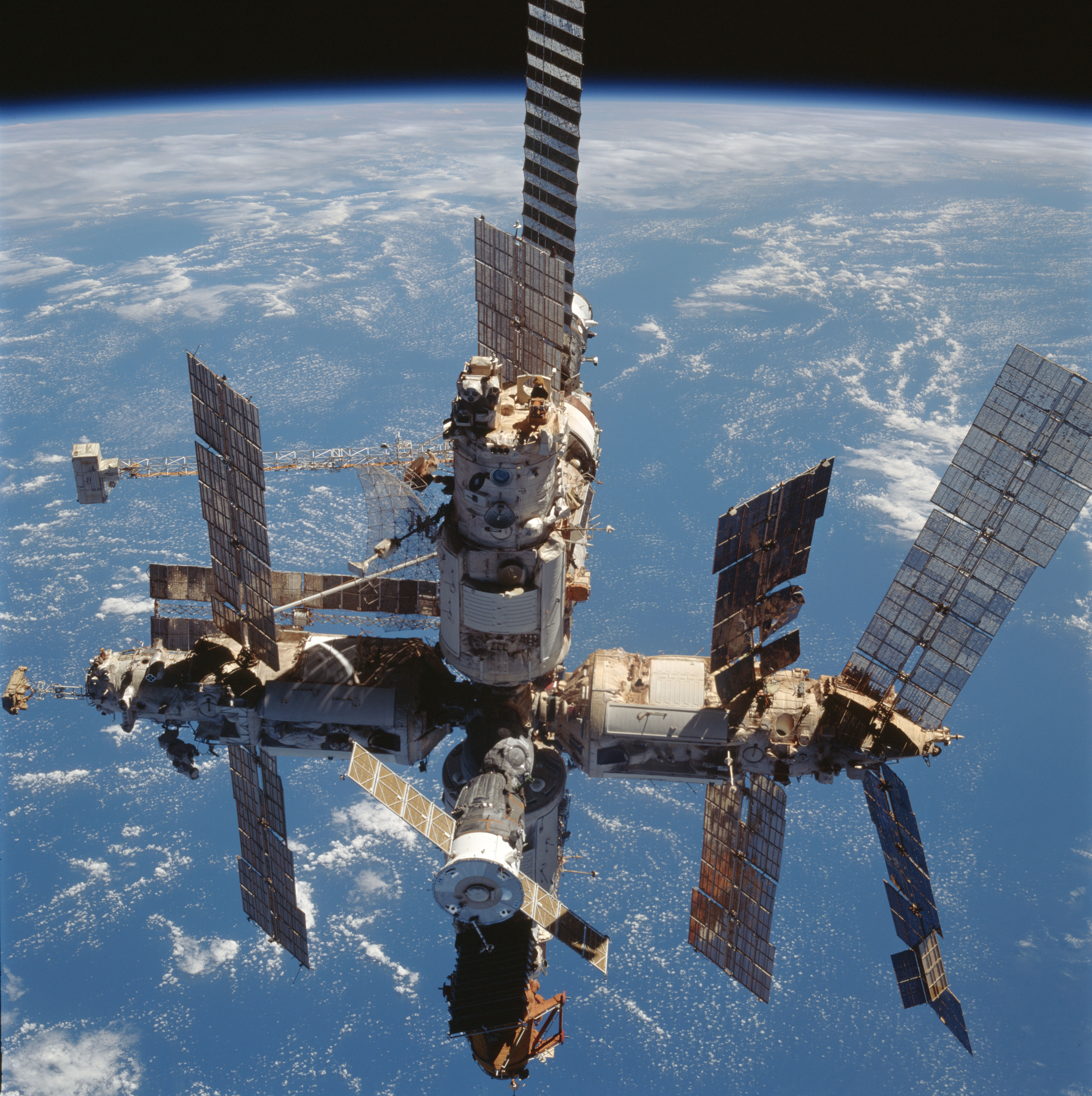40 Years Ago: President Reagan Directs NASA to Build a Space Station ...