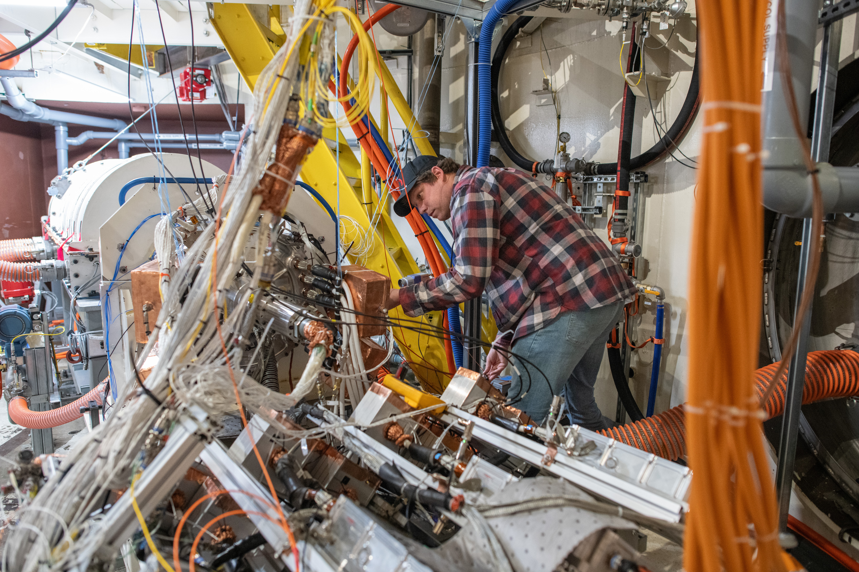 NASA, MagniX Altitude Tests Lay Groundwork for Hybrid Electric Planes ...