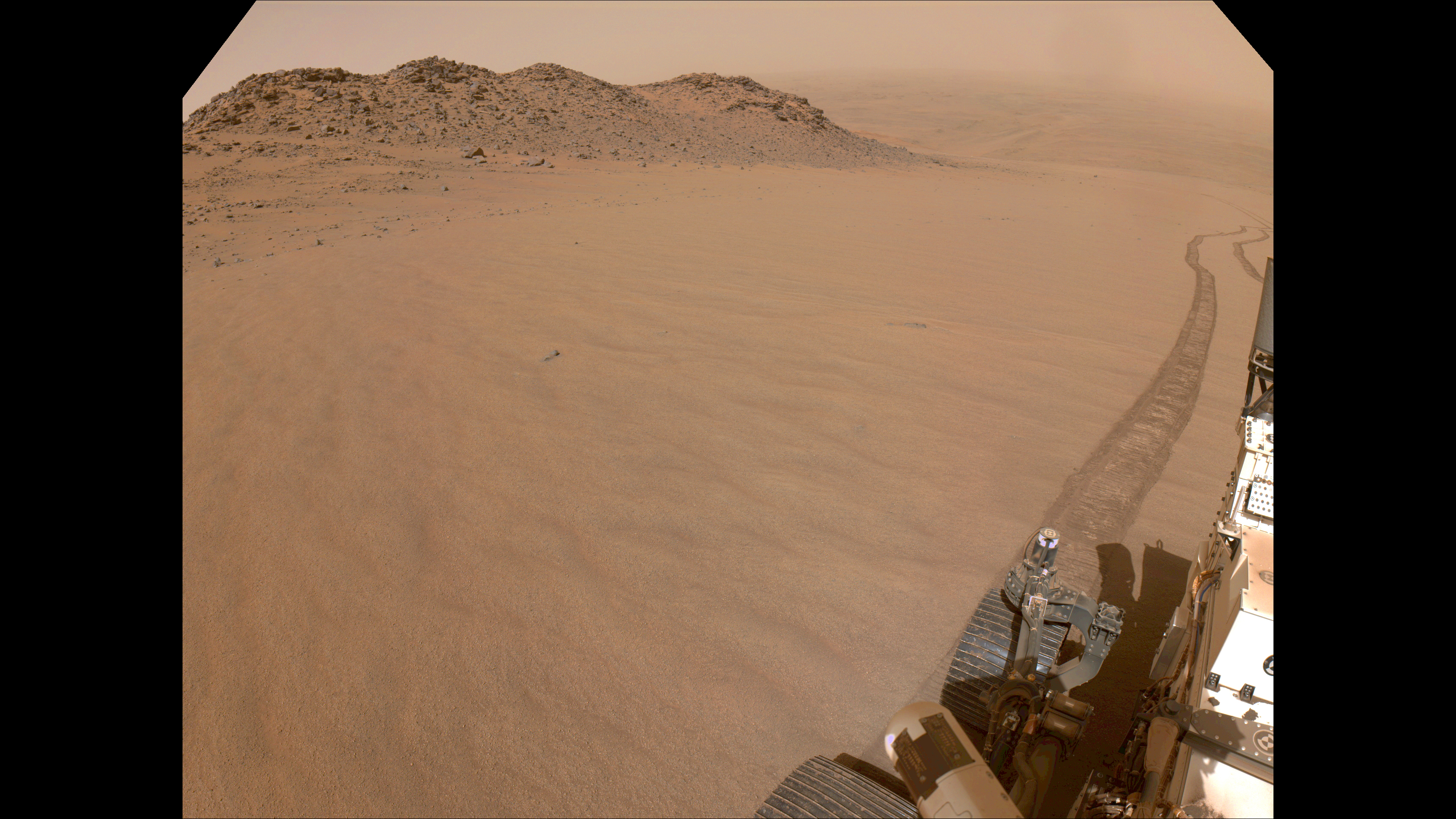 NASA’s Perseverance Rover Reaches Top of Jezero Crater Rim - NASA